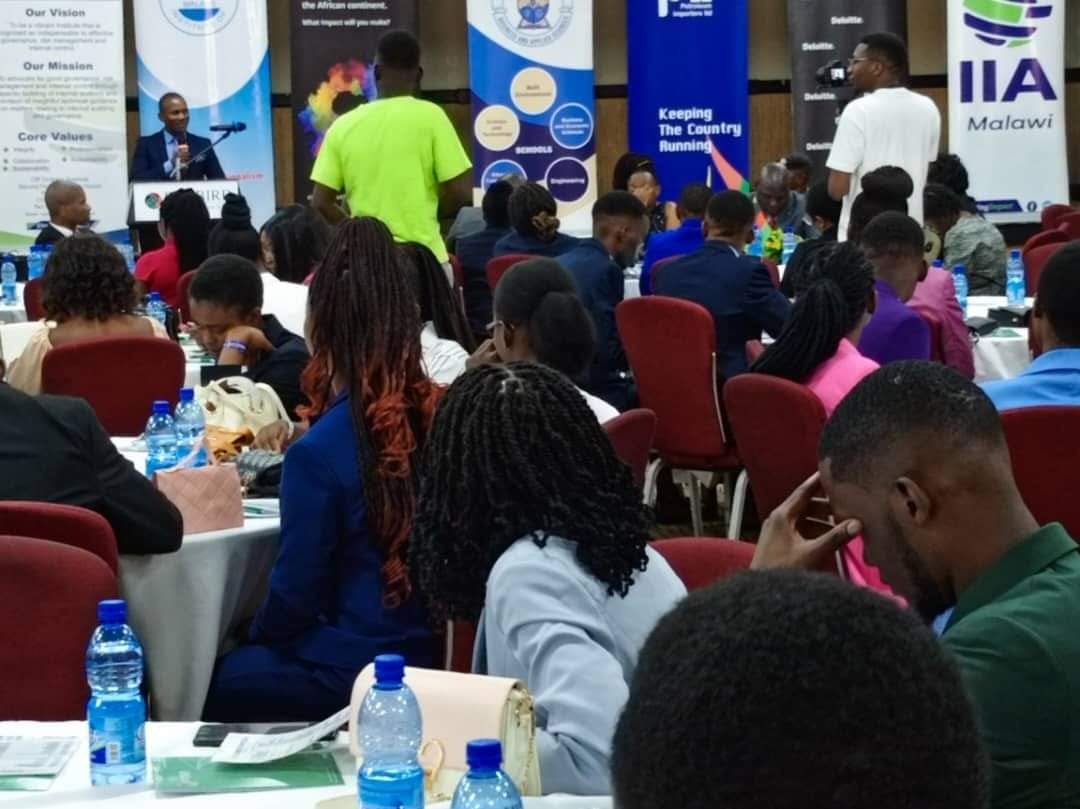 Minister Simplex Chithyola Banda donates his salary to MUBAS graduating ...